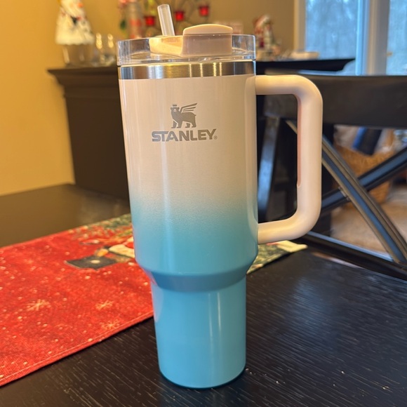 Stanley Flowstate 40oz Quencher H2 0 Tumbler Pool Ombre Exclusive